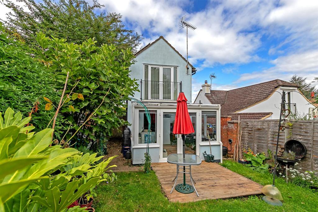 Highfield Road, Sandridge, St. Albans 2 bed detached house - £599,950