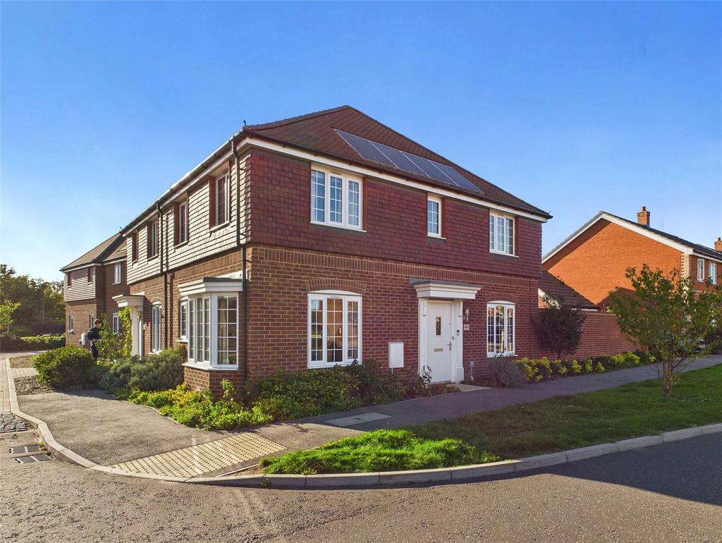 Abbott Way, Holbrook, Ipswich... 3 bed semi-detached house for sale - £ ...