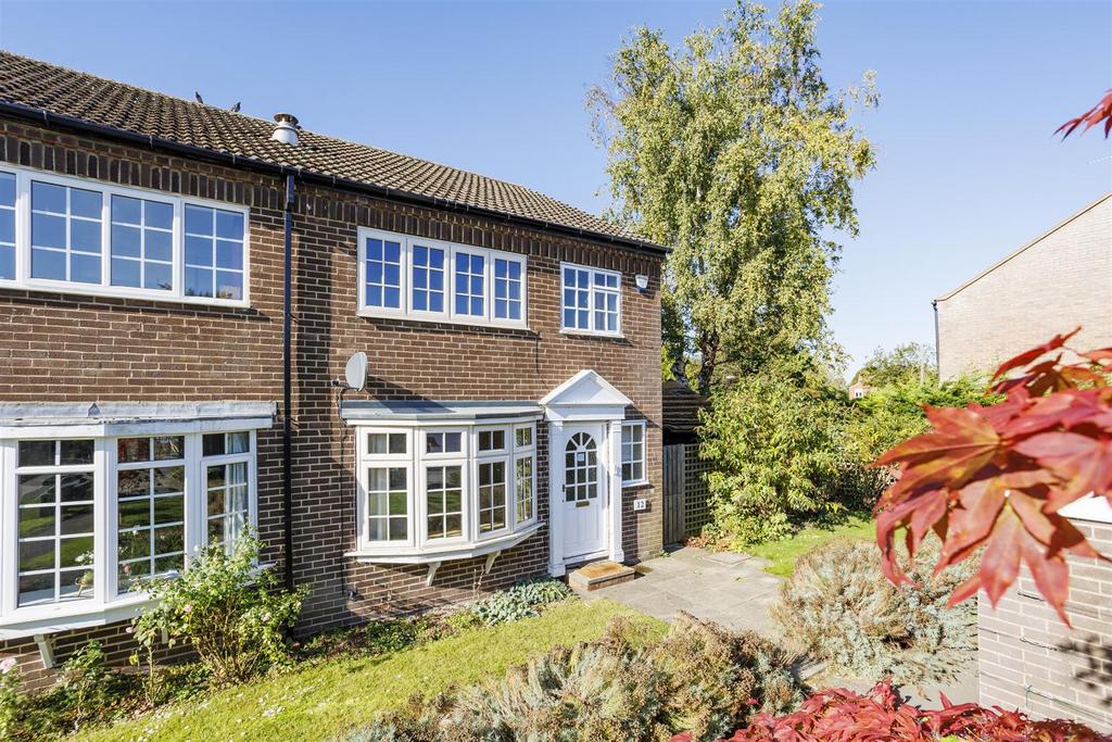 Croft Court, Bishopthorpe, York 3 bed end of terrace house - £300,000