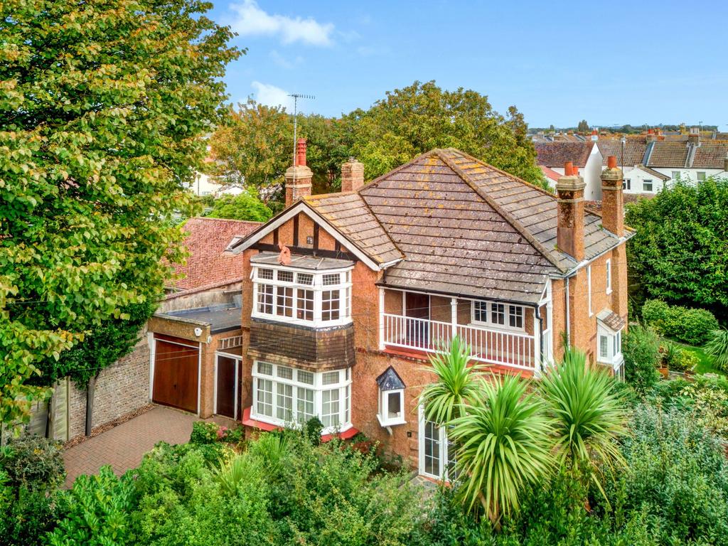 Homefield Road, Worthing, BN11 2HZ 4 bed detached house - £725,000