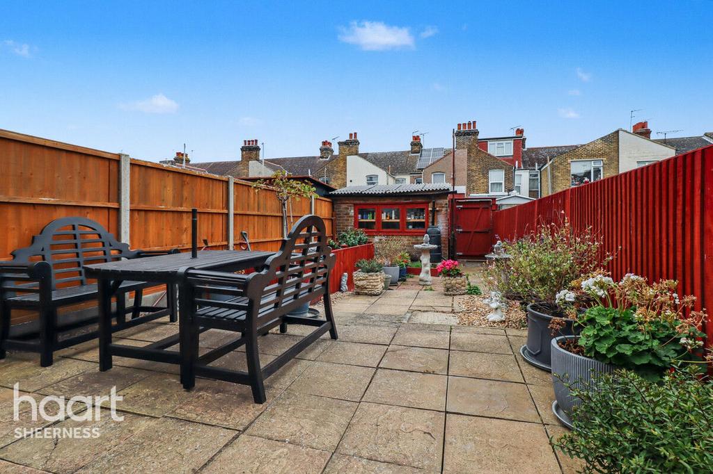 Wellesley Road, Sheerness 2 bed terraced house for sale - £210,000