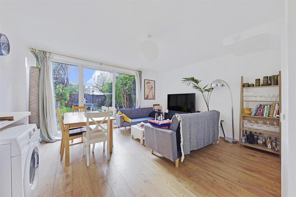 Fellows Court, Weymouth Terrace, London 4 bed flat to rent - £4,250 pcm ...