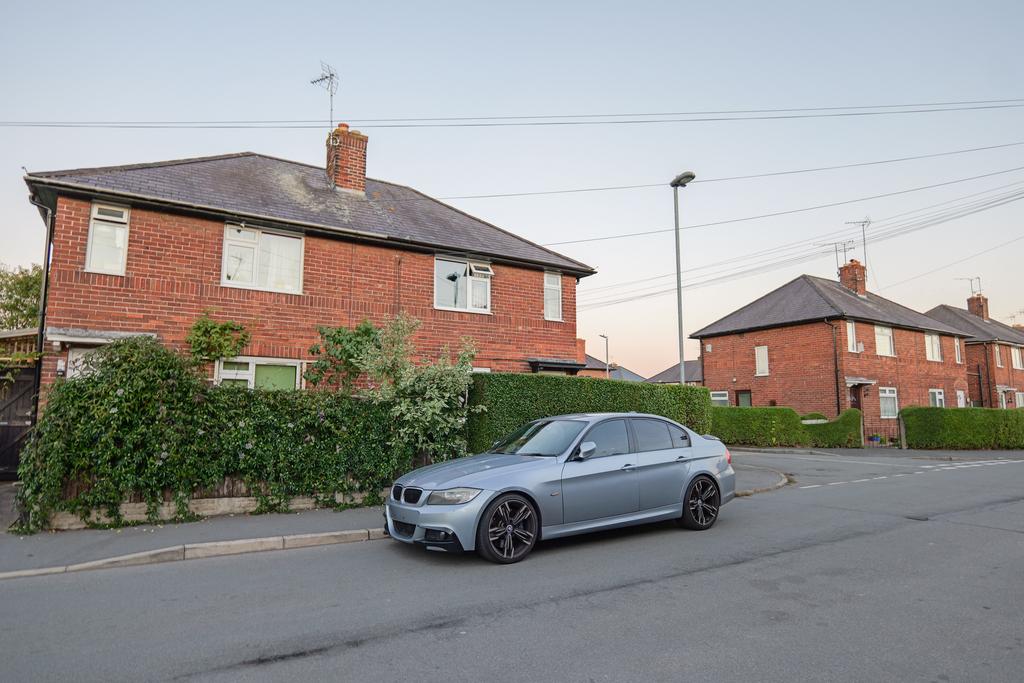 Victoria Road, Chester CH4 3 bed semi-detached house - £190,000