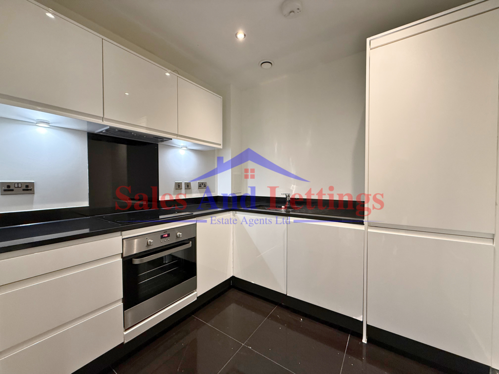 Observer Close, London NW9 1 bed flat - £1,700 pcm (£392 pw)