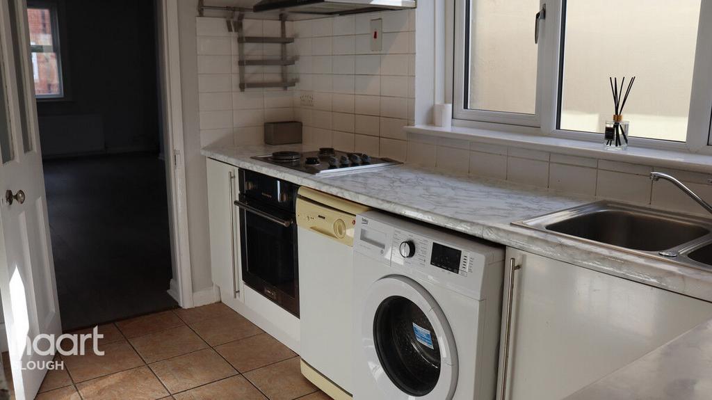 Alpha Street South, SLOUGH 2 bed terraced house - £1,750 pcm (£404 pw)