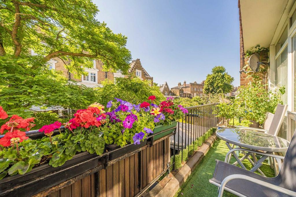 Friars Stile Road, Richmond TW10 2 bed flat - £2,000 pcm (£462 pw)