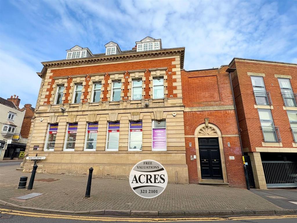 High Street, Sutton Coldfield 2 bed flat for sale - £280,000