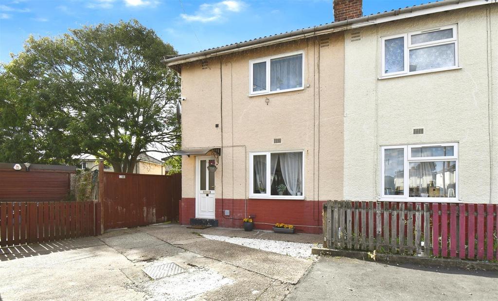Elloughton Grove, Hull 2 bed end of terrace house - £99,950