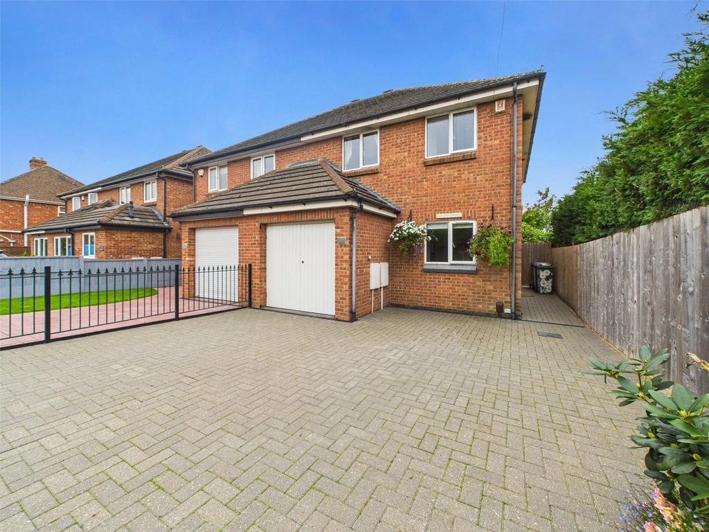 Sandycroft Road, Churchdown... 3 bed semi-detached house - £350,000