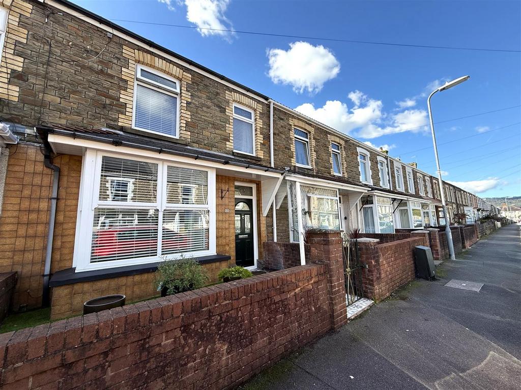 Leonard Street, Neath 3 bed terraced house for sale - £210,000