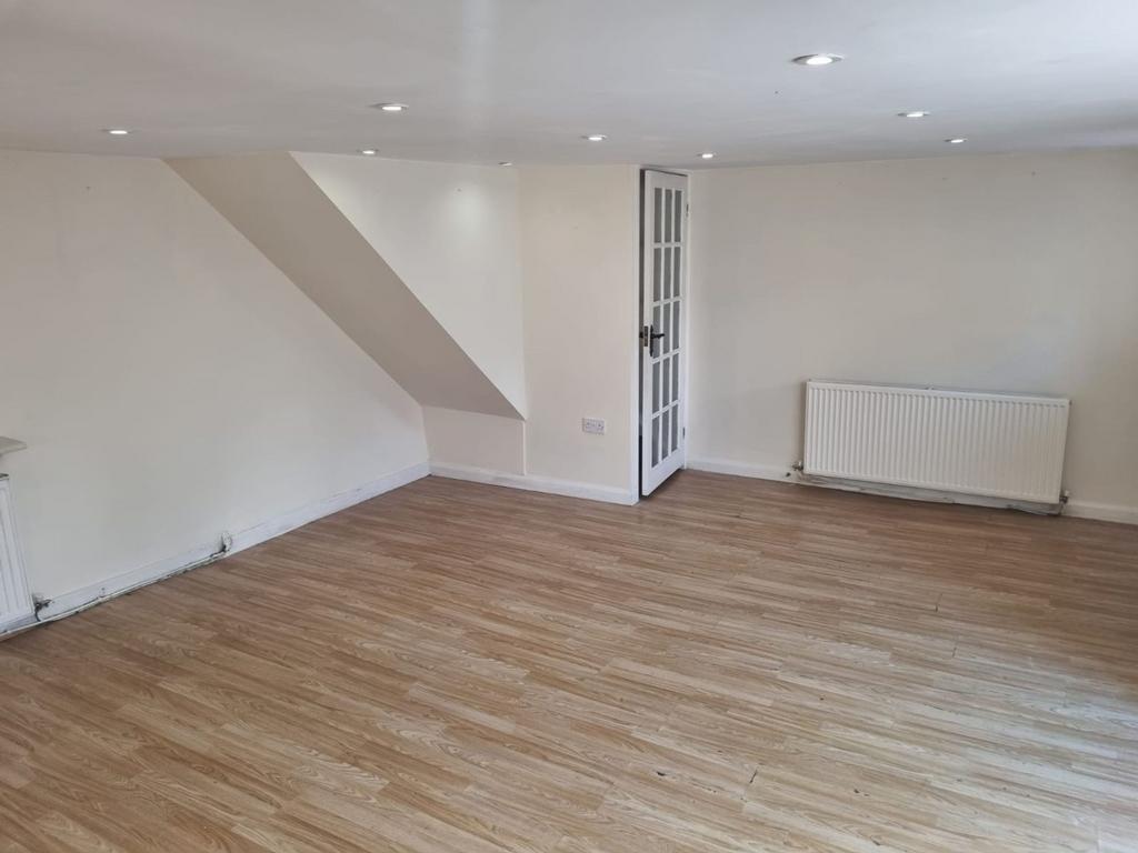 Clwyd Street, Ruthin, LL15 2 bed terraced house - £650 pcm (£150 pw)