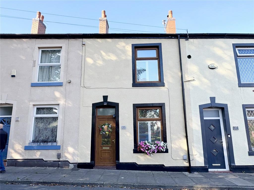 Queen Street, Heywood, Greater... 2 bed terraced house - £140,000