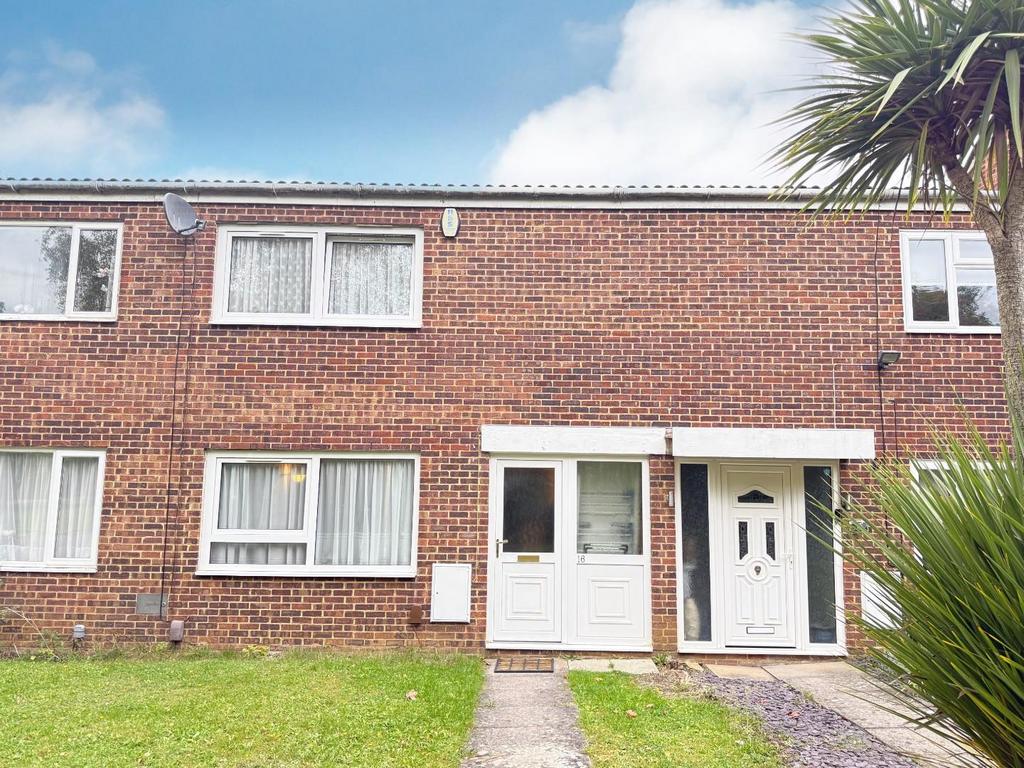 Montague Crescent, Northampton NN5 2 bed property - £200,000