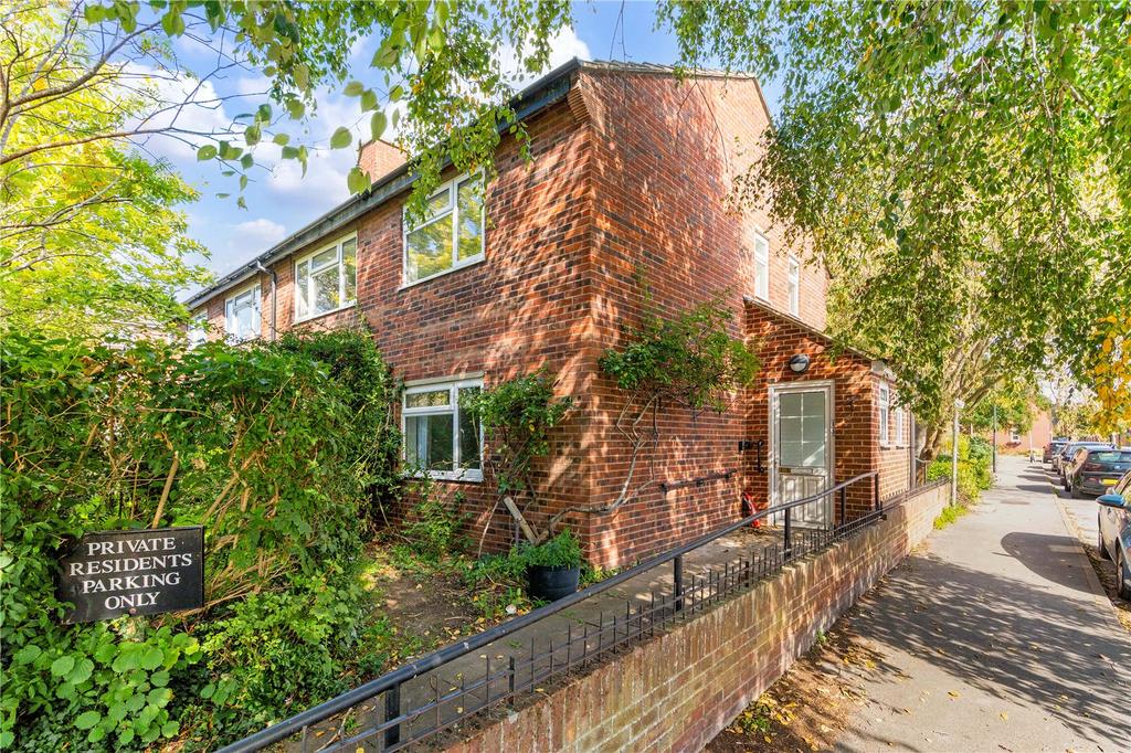 Walton Manor Court, Oxford... 1 bed apartment to rent - £1,820 pcm (£ ...