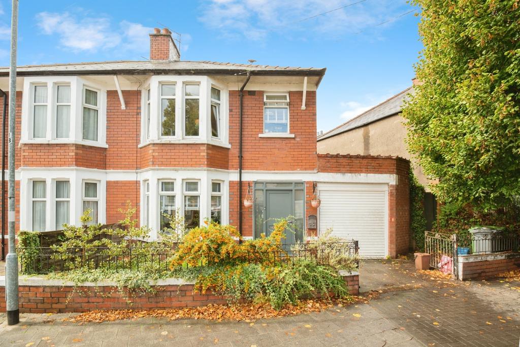 Maindy Road, Cardiff, CF24 3 bed semi-detached house - £1,500 pcm (£346 pw)