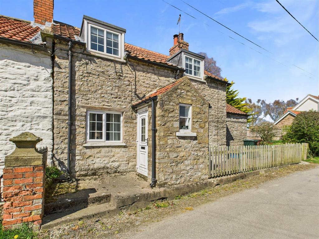 Wapping Lane, Great Edstone 2 bed house - £950 pcm (£219 pw)