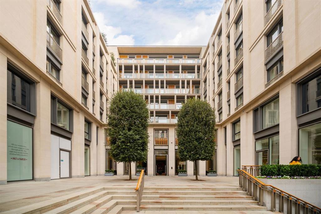 Strand, London WC2R 1 bed flat - £5,417 pcm (£1,250 pw)
