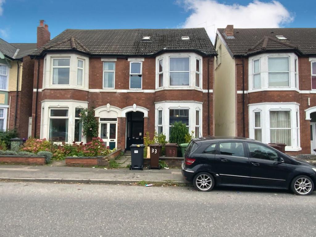 33 Paget Road, Wolverhampton, WV6 0DS 6 bed semi-detached house - £200,000