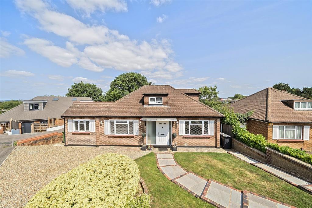 Shady Bush Close, Bushey WD23 3 bed detached bungalow - £899,950