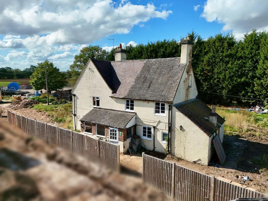 Lupin Farmhouse, Alrewas Road, Kings... 4 bed detached house - £395,000