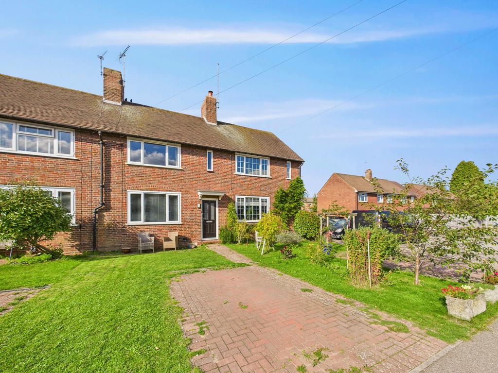 Walters Ash, High Wycombe HP14 2 bed terraced house - £330,000