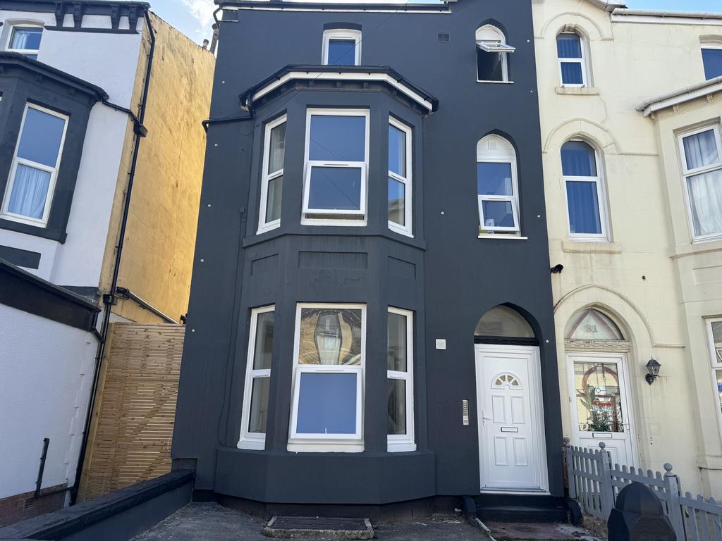 Withnell Road, Blackpool FY4 1 bed flat - £550 pcm (£127 pw)