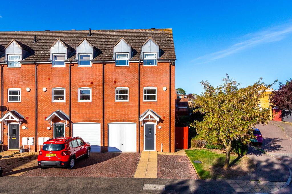 Lime Street, Rushden NN10 4 bed end of terrace house for sale - £290,000