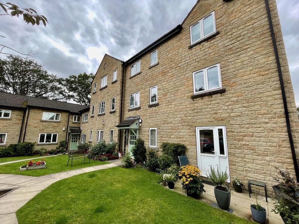 Lawrence Court, Pudsey 1 bed flat - £104,995
