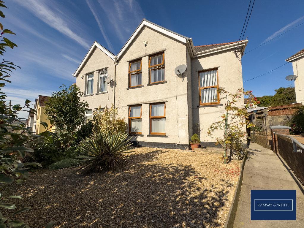 Third Avenue, Merthyr Tydfil, CF47 9TT 3 bed semi-detached house - £125,000