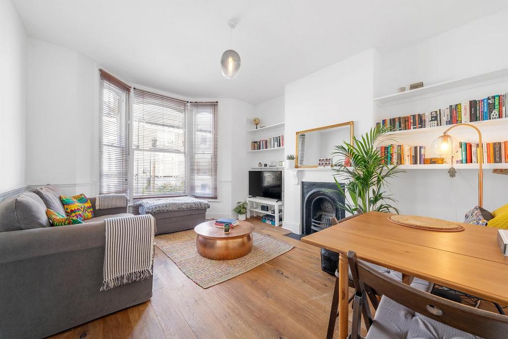 Saltoun Road, SW2 2 bed flat for sale - £475,000