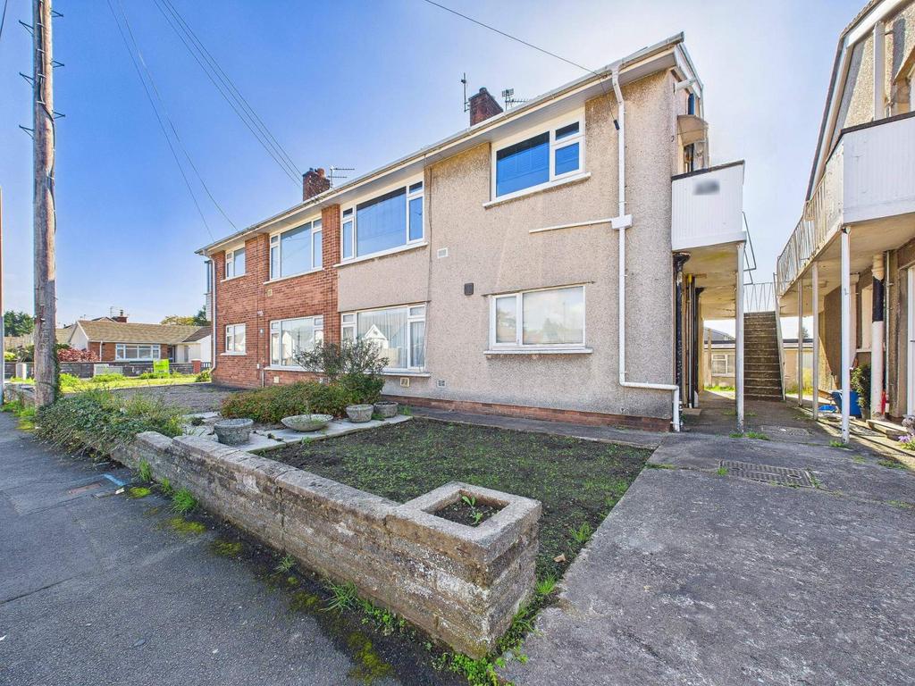 Heol Hendre, Cardiff. CF14 2 bed maisonette - £150,000