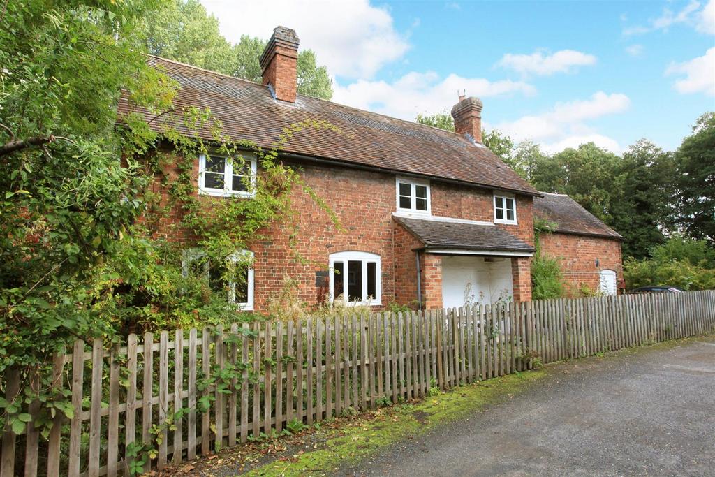 Halifax Drive, Leegomery, Telford 2 bed detached house - £200,000
