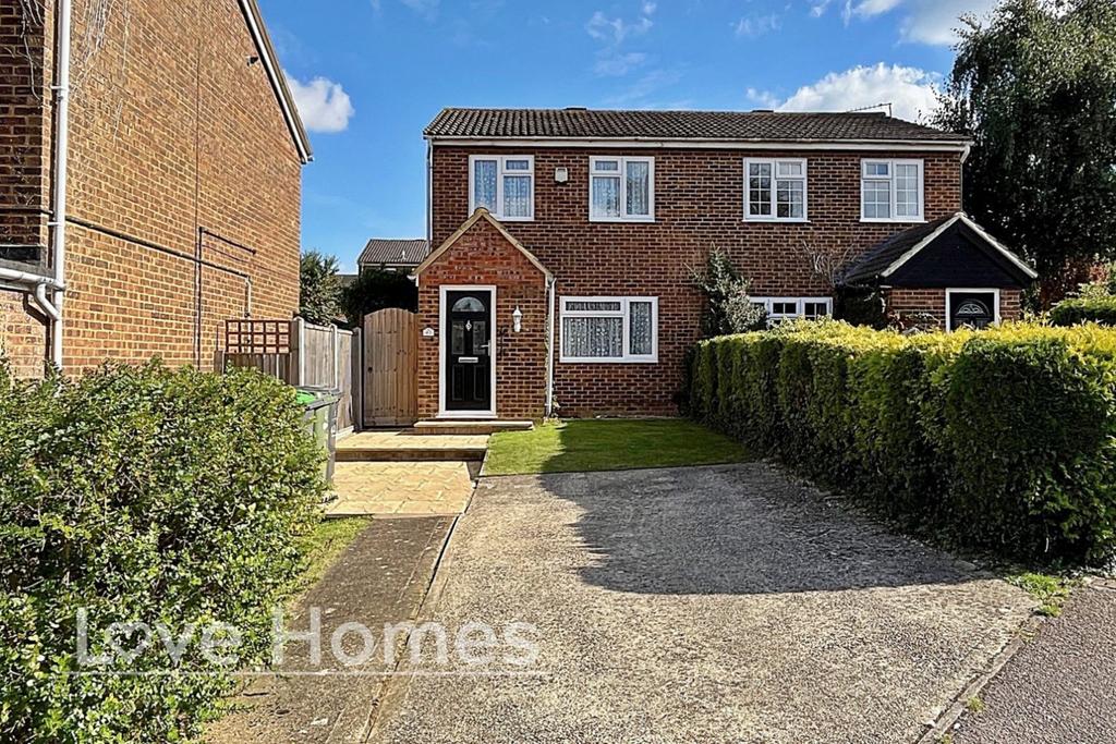 Eagle Drive, Flitwick 2 bed semi-detached house - £319,995