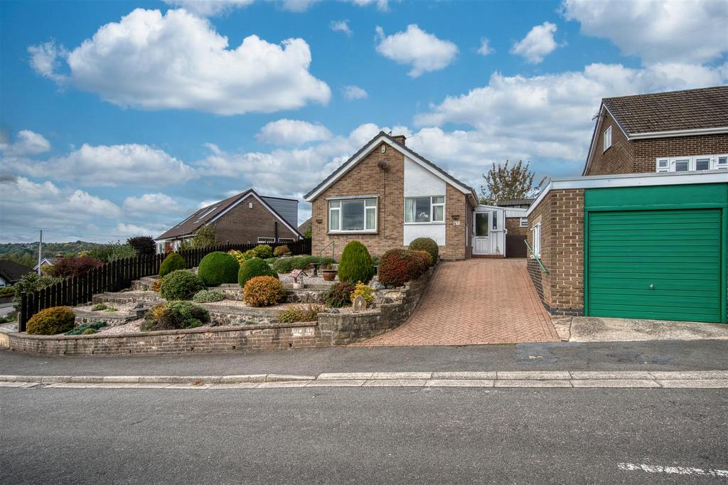West Crescent, Matlock 2 bed detached bungalow - £250,000
