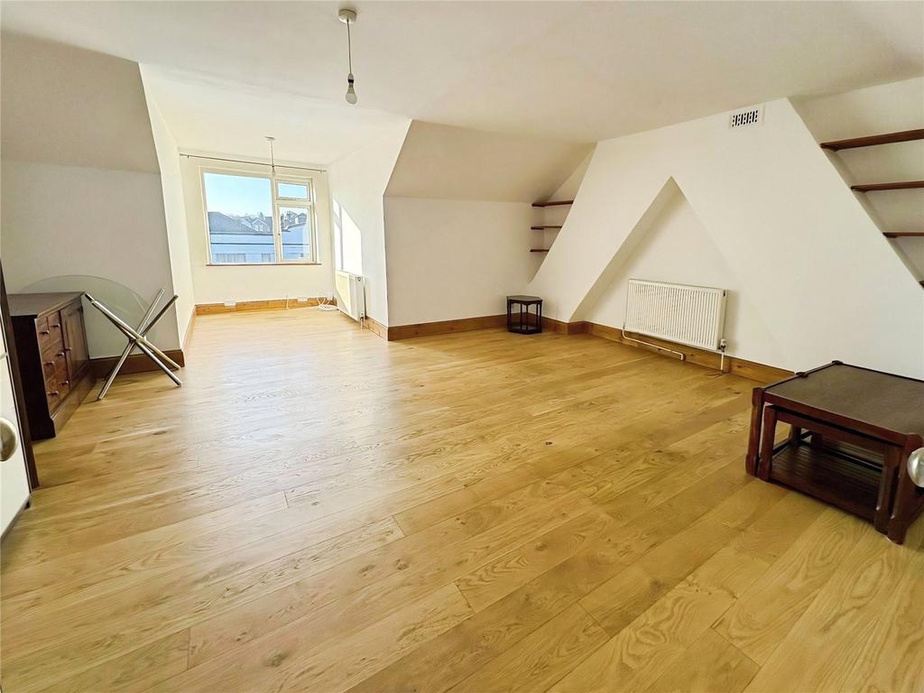Clyde Road, Wallington SM6 1 bed flat - £200,000