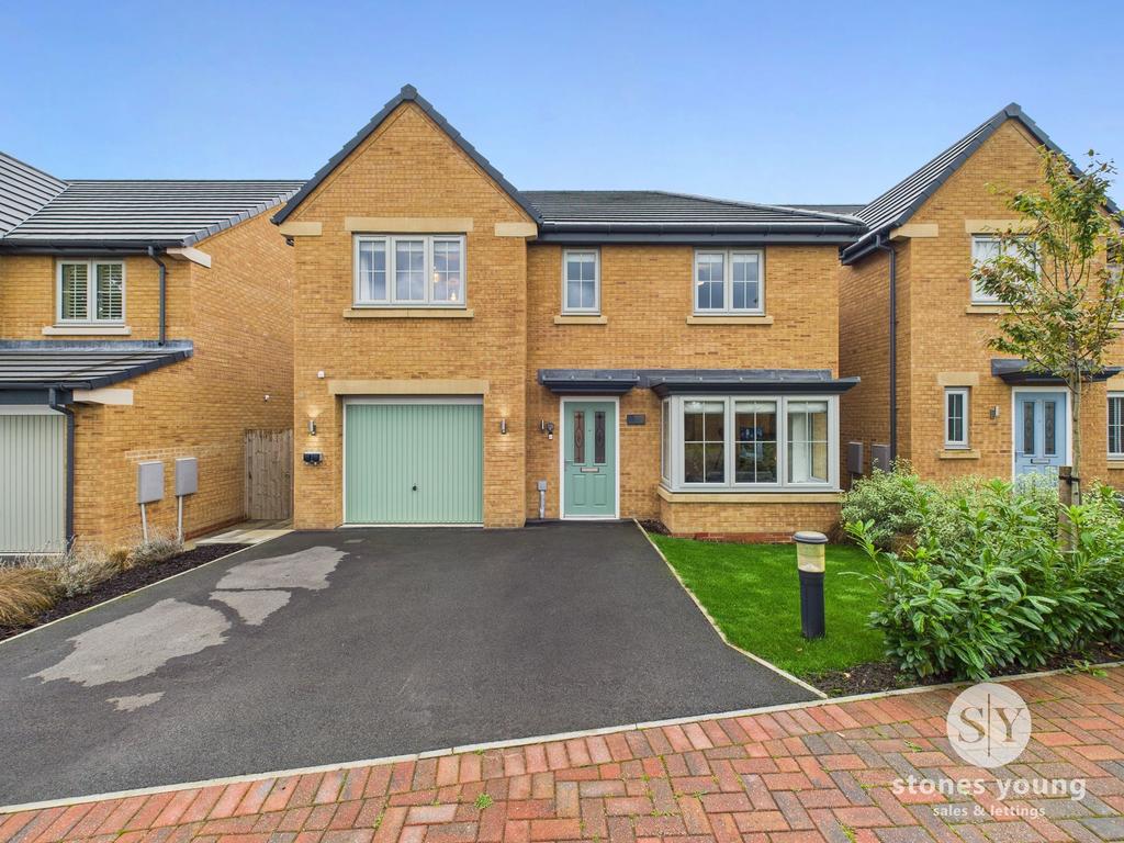 Waterfall Gardens, Clitheroe, BB7 4 bed detached house - £385,000