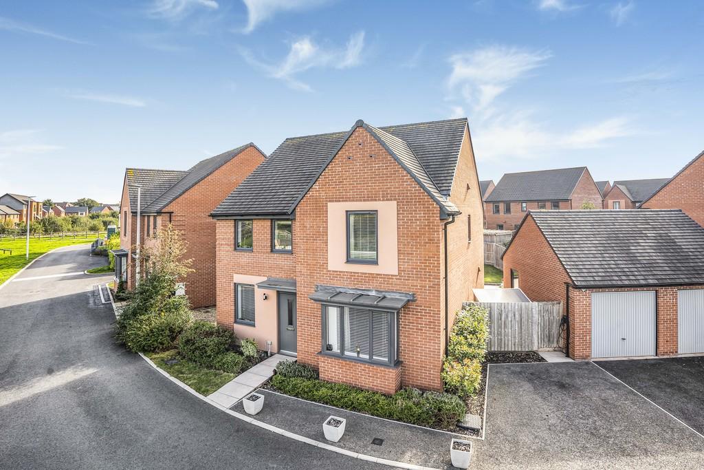 Flint Field Way, Tithebarn, EX1 3XN 4 bed detached house for sale - £ ...