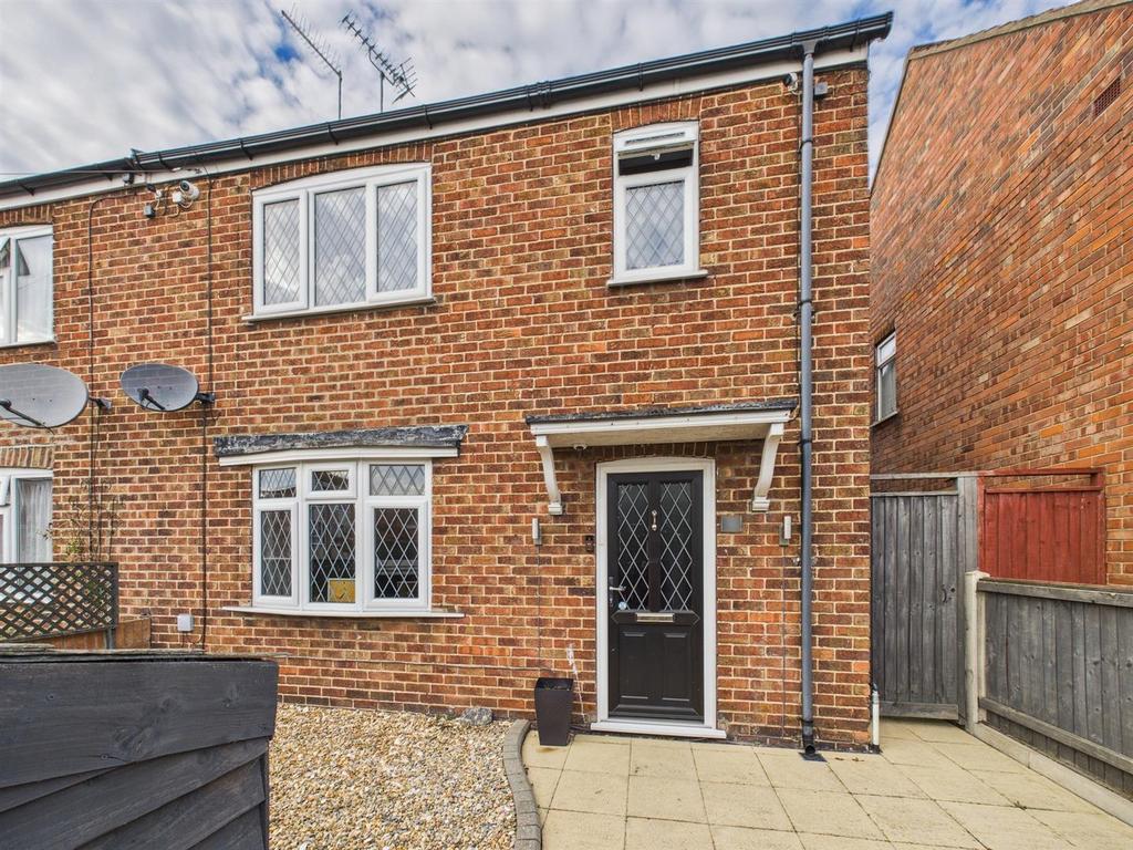 Applegarth Lane, Bridlington 3 bed semi-detached house - £175,000
