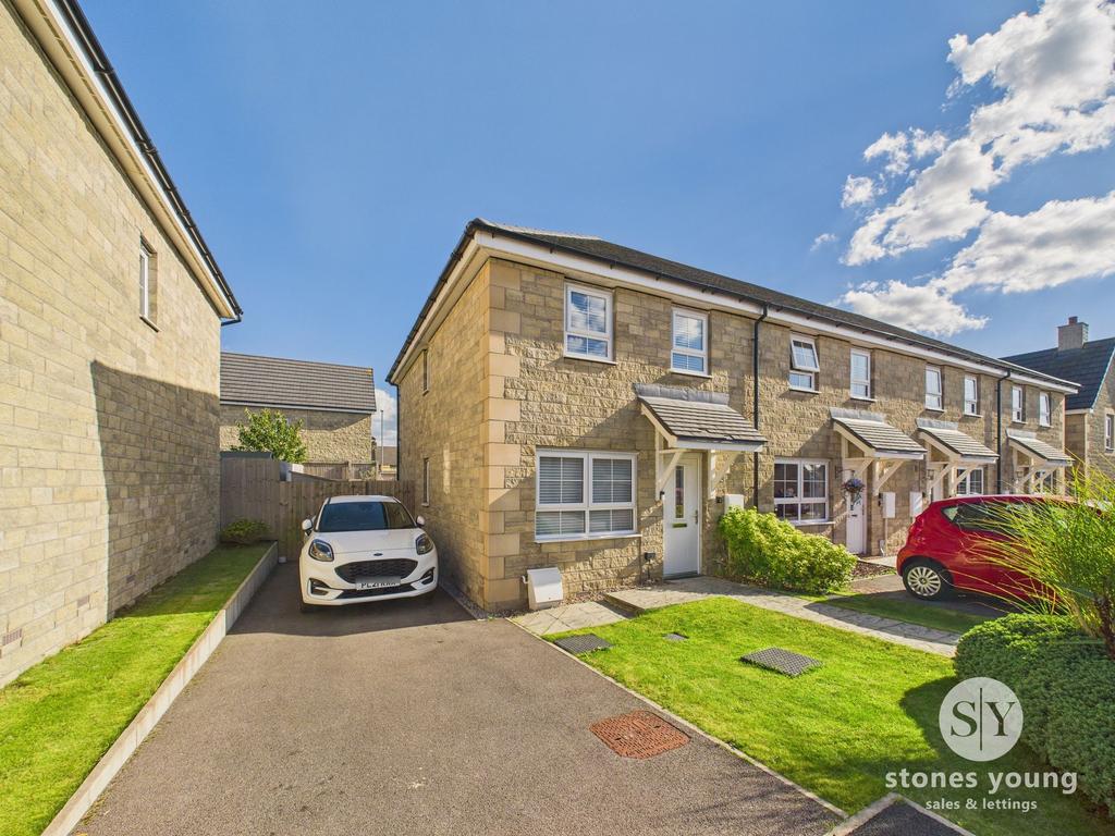 Molland Drive, Clitheroe, BB7 3 bed terraced house - £68,750
