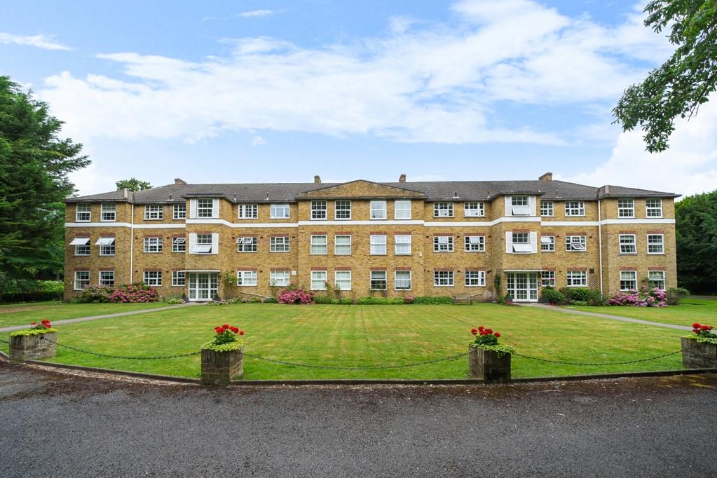 Kemnal Road Chislehurst BR7 2 bed flat to rent - £1,850 pcm (£427 pw)