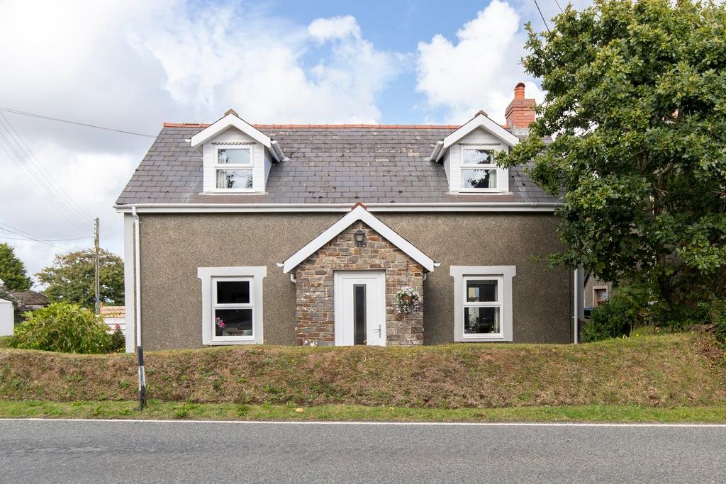 Sardis Cross, Milford Haven SA73 3 bed detached house - £260,000