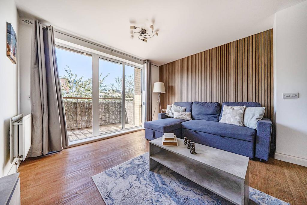 Tarves Way, Greenwich, London, SE10 2 bed flat to rent - £2,150 pcm (£ ...