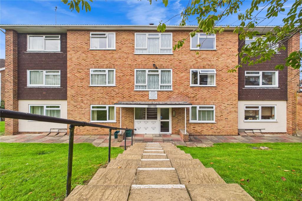 Robin Way, Tilehurst, Reading... 2 bed apartment - £260,000