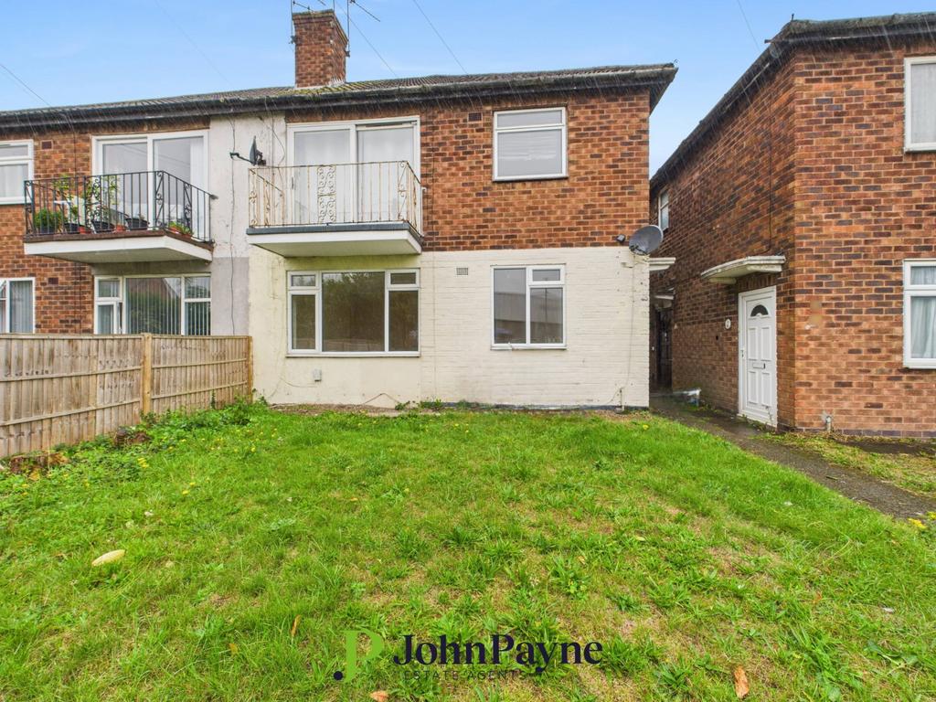 Stonehouse Lane, Stonehouse Estate... 2 bed maisonette - £850 pcm (£196 pw)