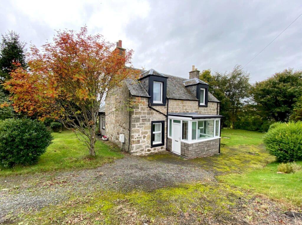 Gairneybridge, Kinross KY13 3 bed cottage - £299,000