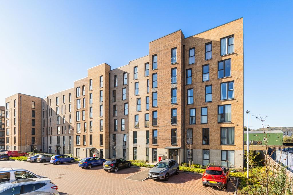 Flat 4, 2 Cunningham Square... 2 bed flat - £270,000