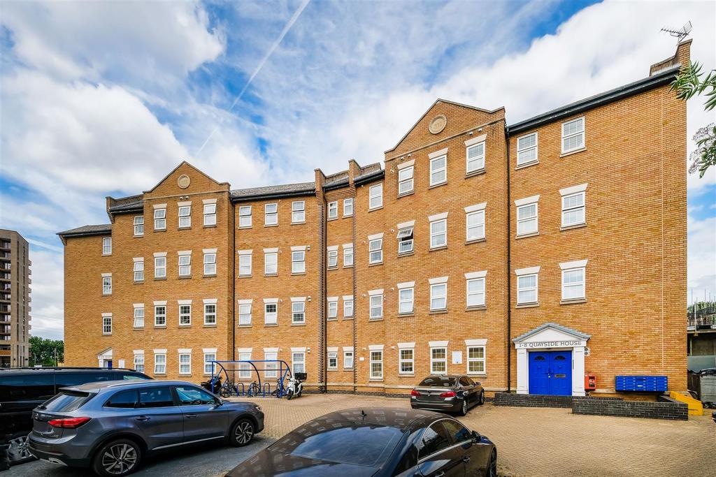 Quayside House, Abbey Road, Barking... 1 bed flat to rent - £1,375 pcm ...