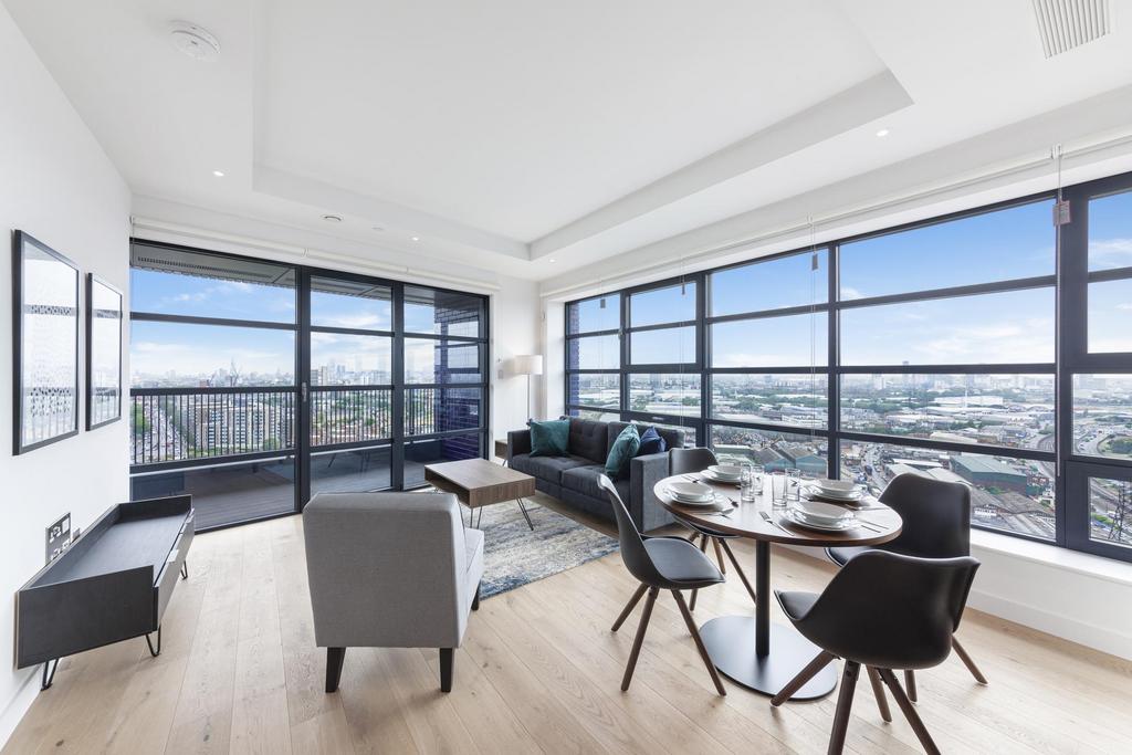 Bridgewater House, London City... 2 bed apartment - £2,999 pcm (£692 pw)