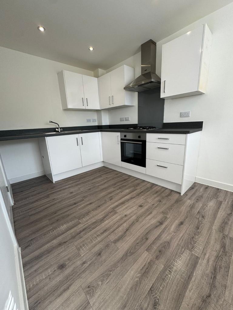 Sandy Grove, Mansfield... 3 bed house - £975 pcm (£225 pw)