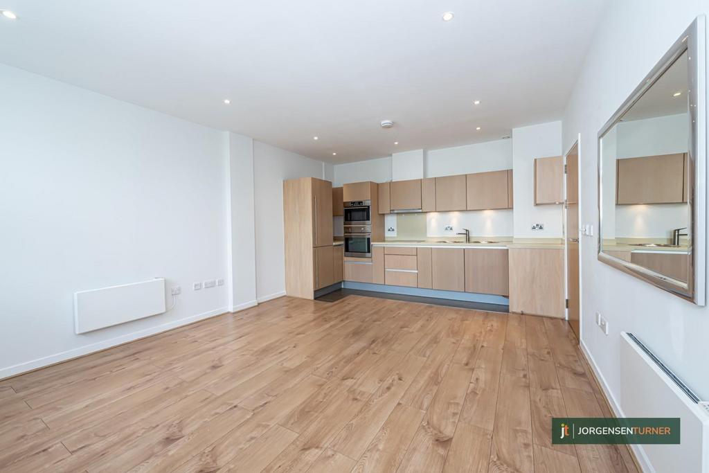 Bromyard House, Bromyard Avenue... 2 bed flat - £2,095 pcm (£483 pw)